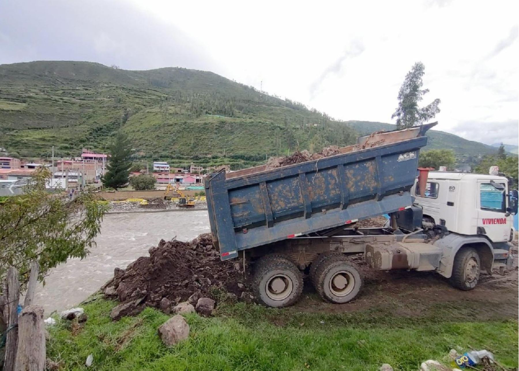 Ríos de Cusco y Arequipa son descolmatados para evitar desastres